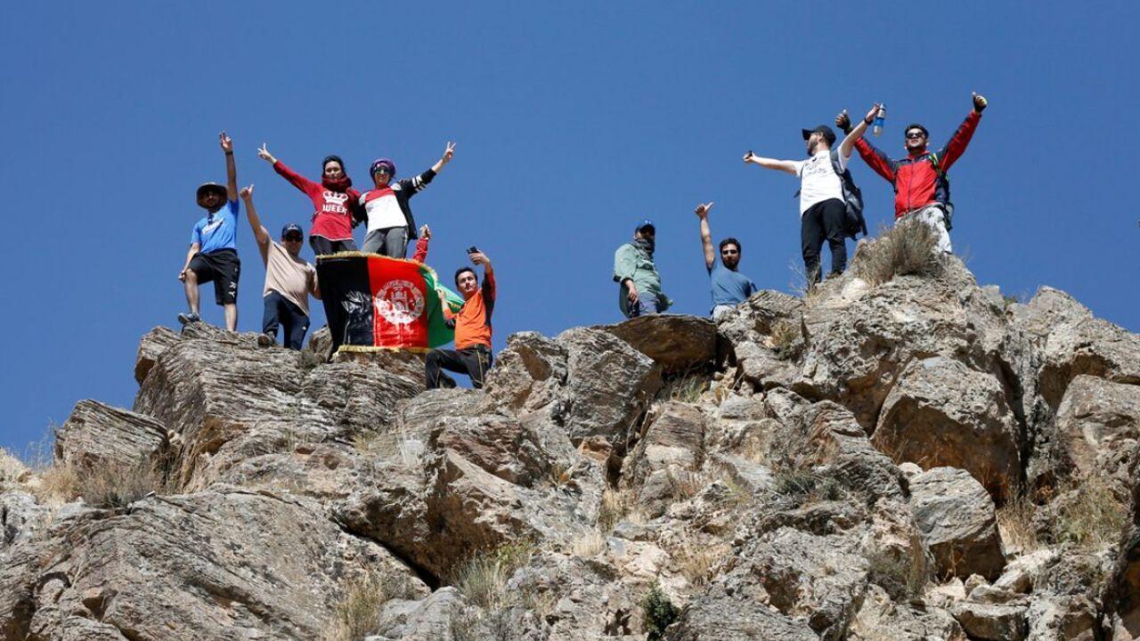 Young Emirati Girl Fatima Al Awadhi Climbs Europe’s Tallest Mountain ...