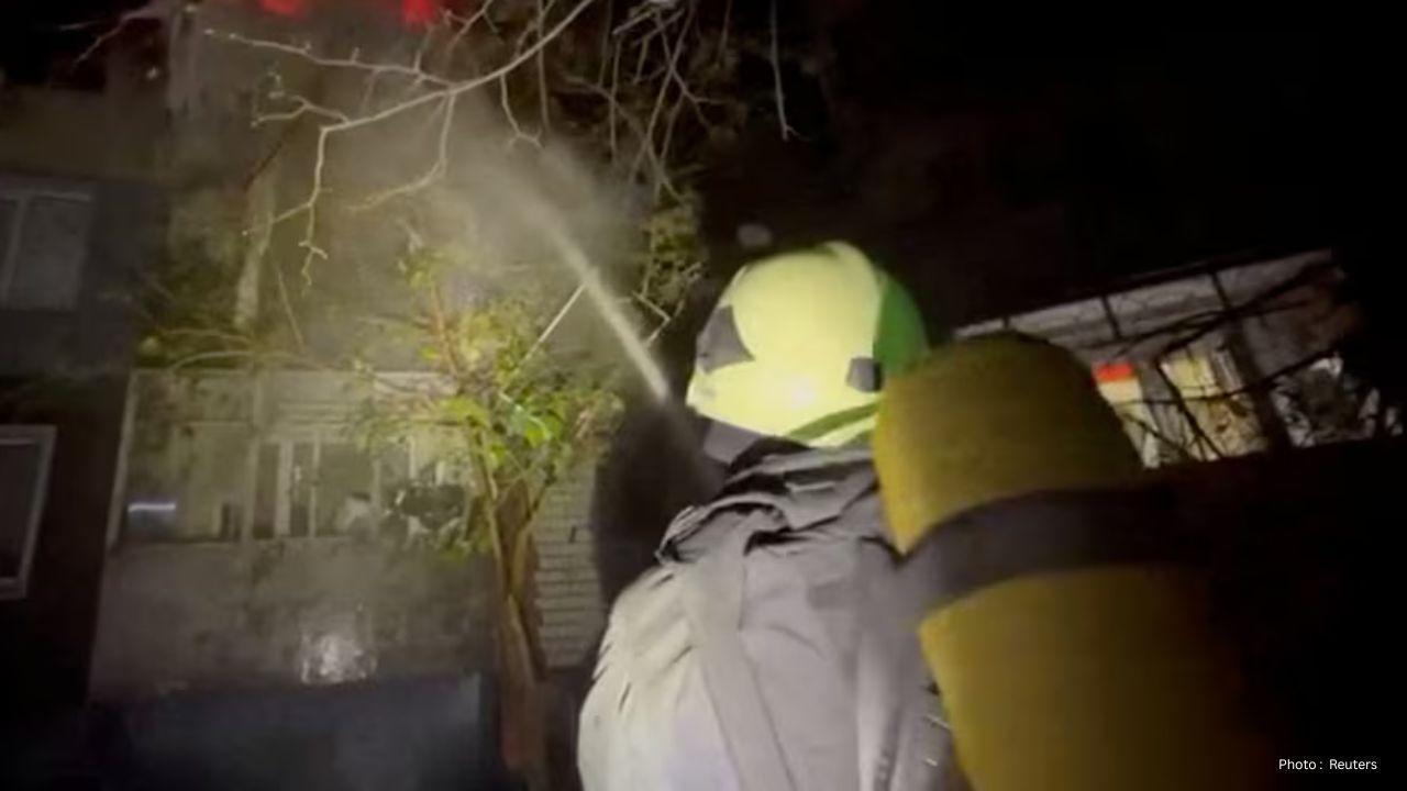 Russian Strikes Kill Two in Kyiv as Putin–Trump Peace Summit Cancelled