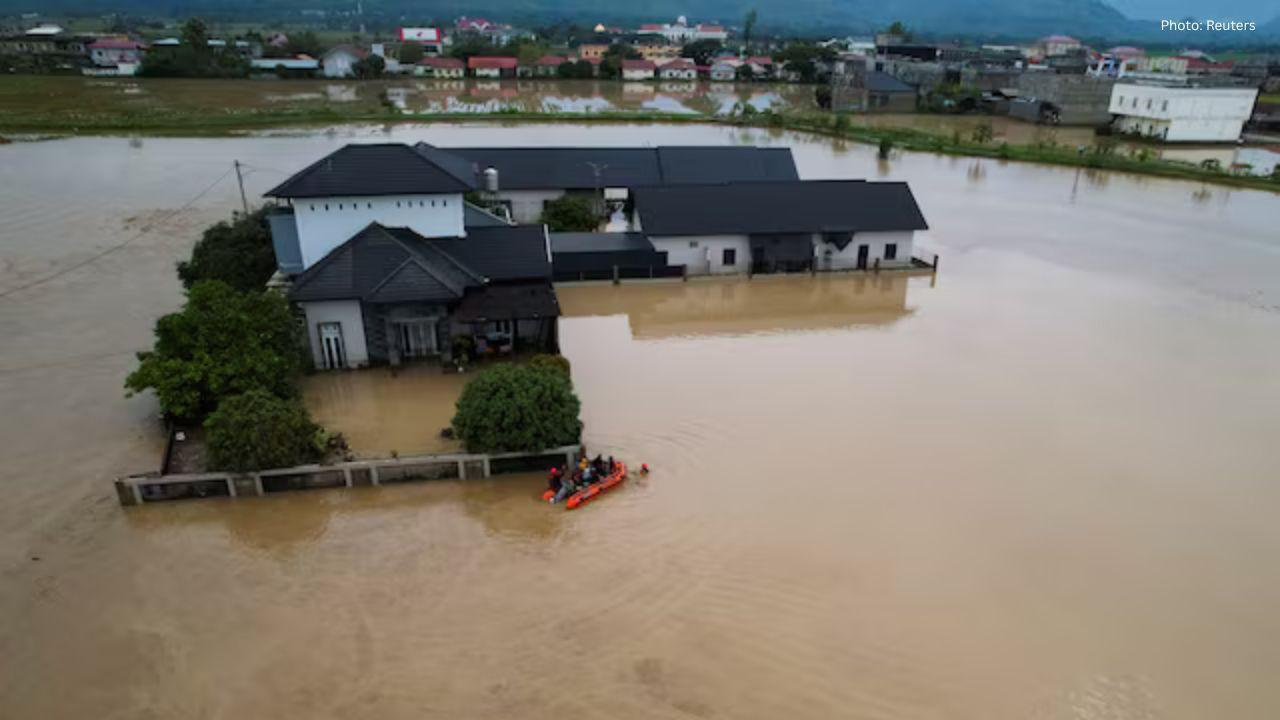 Southeast Asia Races to Rescue Survivors as Flood Deaths Pass 180